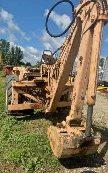 International 2606 Gas Tractor Loader/Backhoe, Ran when Parked a Year ...