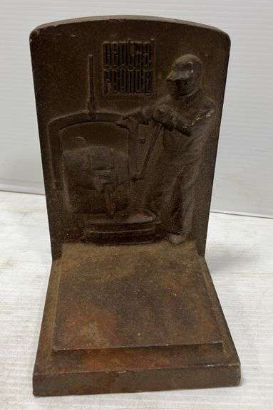 Older Central Foundry door stop, 5"W x 8"H - Albrecht Auction Service