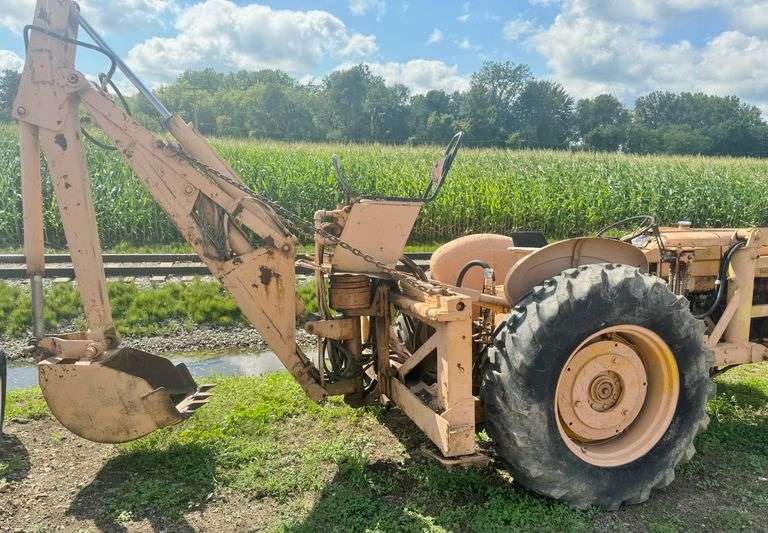 International 2606 Gas Tractor Loader/Backhoe, Ran when Parked a Year ...