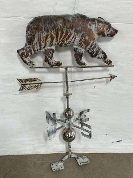 Bear weathervane, Bear figure appears copper with white accent, 21"L x ...