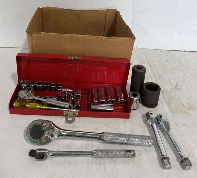 (49) Assorted Proto tools sockets, wrenches, extensions, and ratchets ...