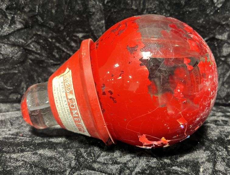Older red comet fire grenade full with wall mount, the mount is broken ...