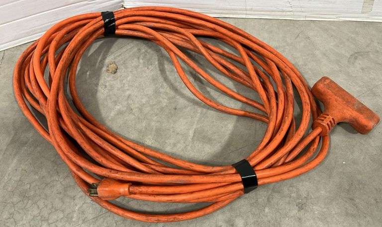 Commercial extension cord, 12/2, 20AMP with 3-way end, 30'L, great ...