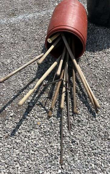Pickle barrel with Large heavy duty sledgehammer, (5) Long round ...