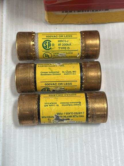 Assorted Buss Fuses and Fuse Blocks - Albrecht Auction Service