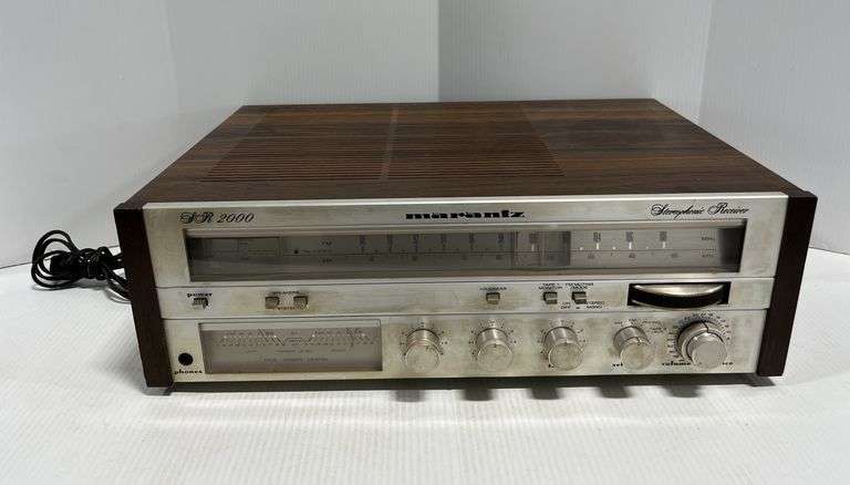 Marantz SR2000, powers on but has a hum on both channels, 18 1/2"W x 13 ...