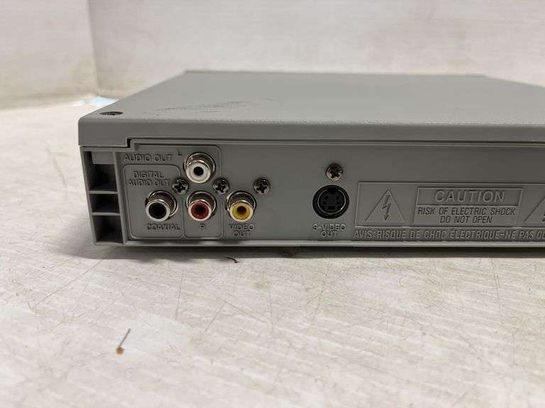 SV2000 DVD/CD player with remote/paperwork, player- 9"W, great ...