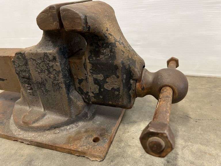 Older Reed Mfg. Co. No. 204-1908 70 lb. 8" bench vise, made in Erie, PA ...