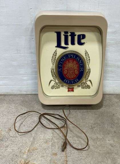 Light-Up Miller Lite beer sign, 13" x 18", Union made in Milwaukee, USA ...
