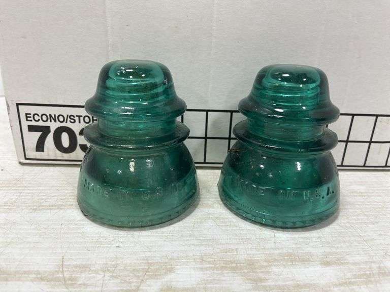 (15) Older blue insulators, 4"H, some wear - Albrecht Auction Service