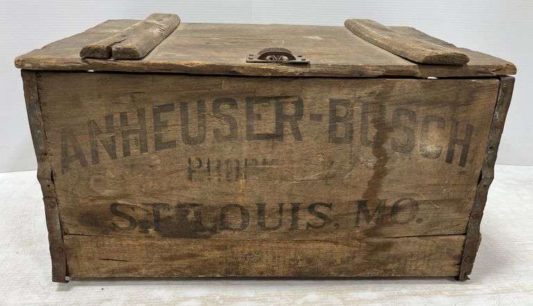 Original 1918 Anheuser Busch beer case, has broken bottom board, seller ...