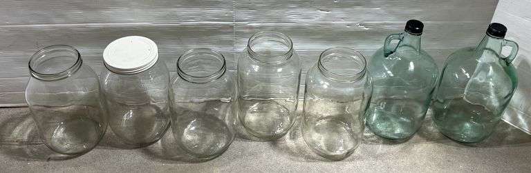 (2) Gallon jars with lids, (1) gallon jug with lid, (4) Gallon jugs ...