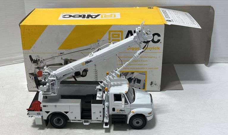 Altec Digger Derrick die-cast metal collectible replica - Albrecht ...