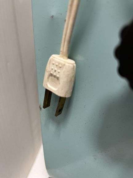 Windsor box fan, 14" x 14", missing one bar in grid, works great ...