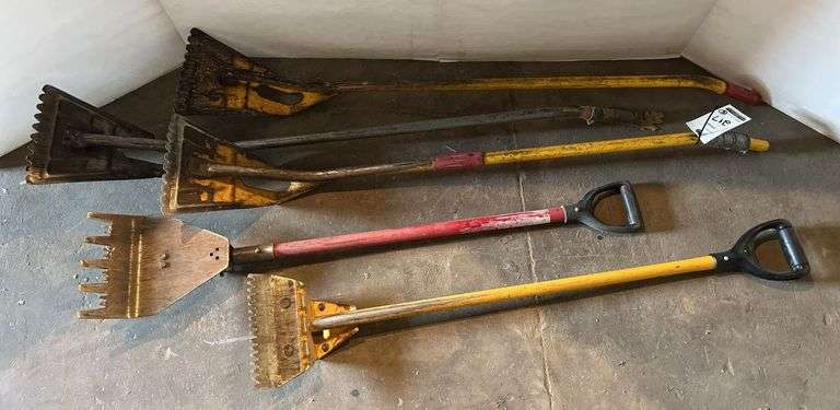 (5) Roof/Shingle Scrapers, Two Different Styles - Albrecht Auction Service