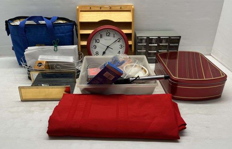 Assorted items - Albrecht Auction Service