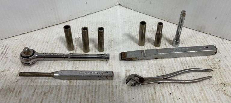 Craftsman tools, include: Craftsman 1/4" ratchet with (5) metric ...