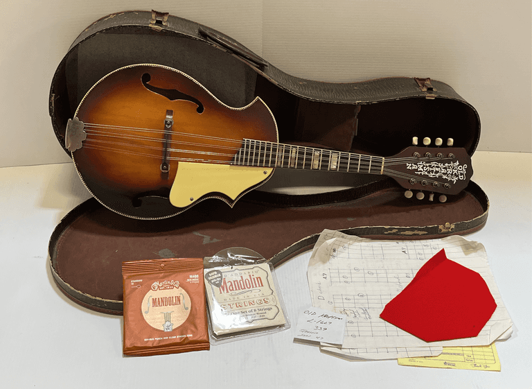 1950s Old Kraftsman mandolin with original case and new set of strings ...