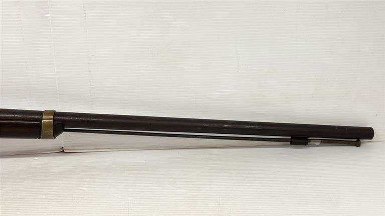 Wall hanger musket large caliber, 54"L, used - Albrecht Auction Service