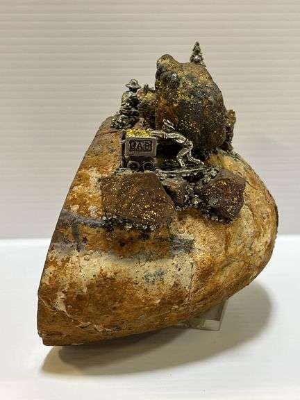 Large "Fool's Gold" decorative geode, 6 1/4"W x 4"D x 5 1/2"H ...