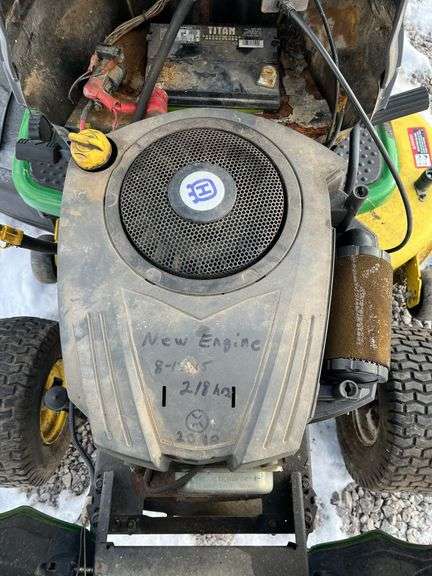 John Deere lawn mower, has a Husqvarna LA125 engine, 218 horse, 6'L ...