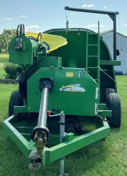 Thumb Poly 9' Grain Bagger with a Horning 240 Shredder Mill - Albrecht ...