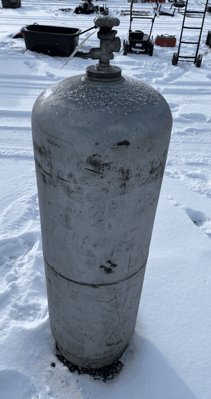 100 lb. LP Gas tank for repurpose, has a leak bottom of tank - Albrecht ...