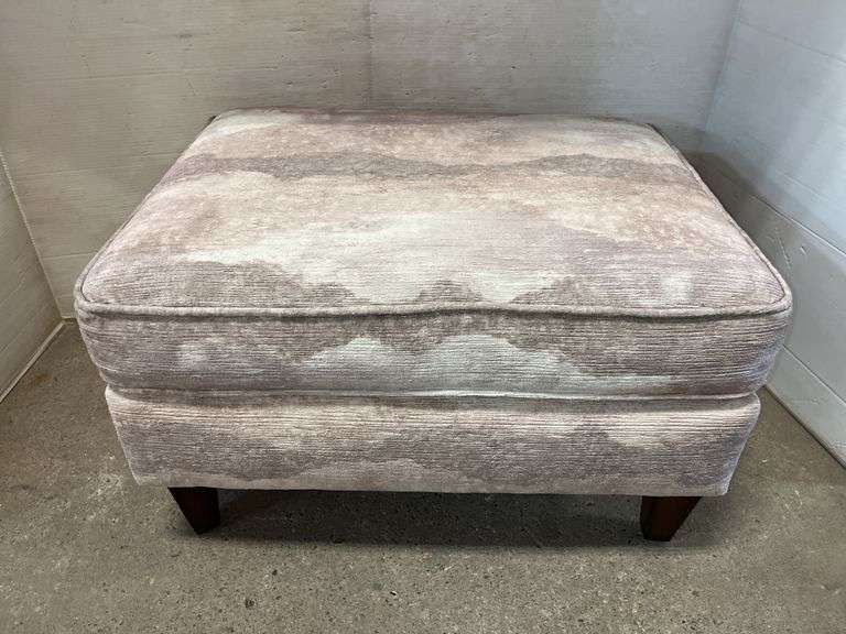 Gray fuzzy couch ottoman, 29"W x 22 1/2"D x 16"H - Albrecht Auction Service