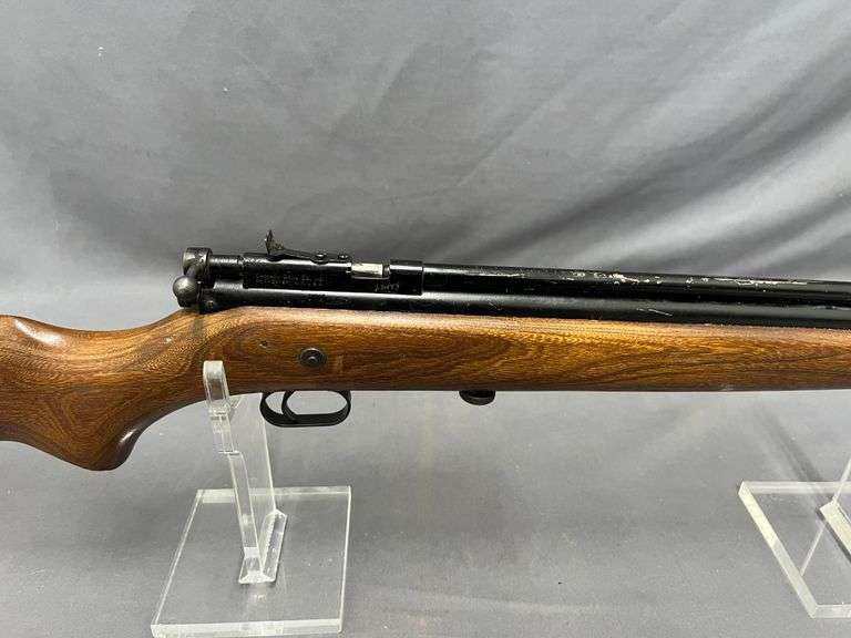 Crosman Gun Model 141 .22 Cal. Pellet Rifle - Albrecht Auction Service