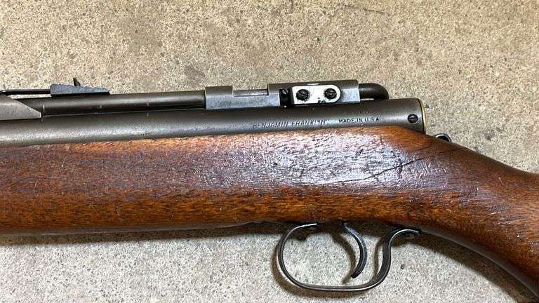 Benjamin model 312, Benjamin model 342, and Daisy shooting spouts BB ...