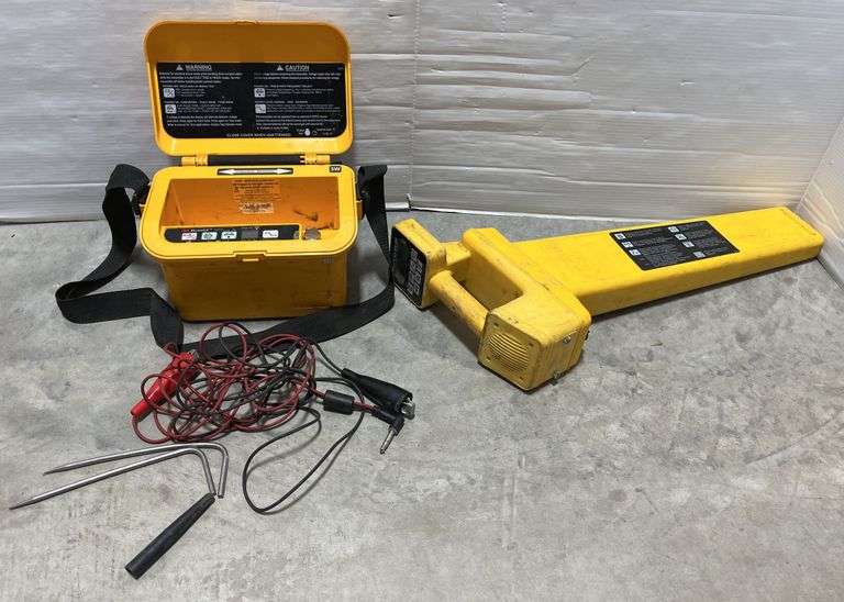 Cable locator, 3M Dynatel 2273, unit and wand work as they should ...