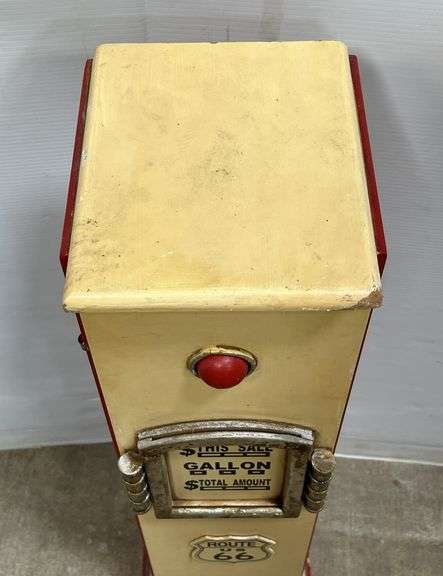 Gas station stand, 7 1/2"W x 34"H, good - Albrecht Auction Service