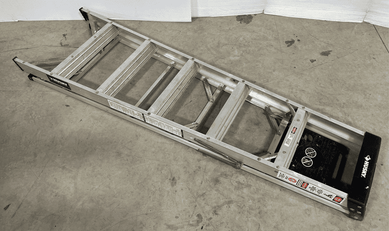 Husky 6' aluminium step ladder, good, used - Albrecht Auction Service