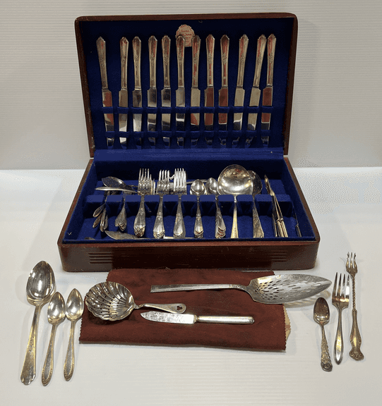 Old Oneida flatware - Albrecht Auction Service