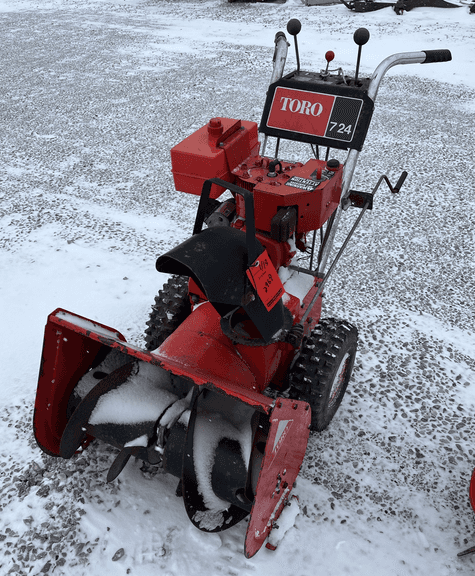 Toro 724 snowblower, 24" blowing path, 7 HP Briggs & Stratton engine ...