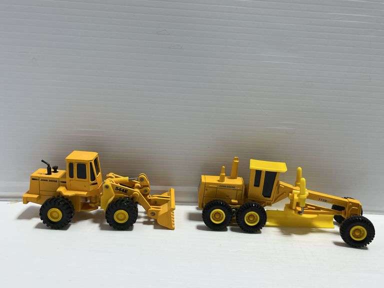 (13) ERTL construction toys, 1/64 scale, like new out of box - Albrecht ...