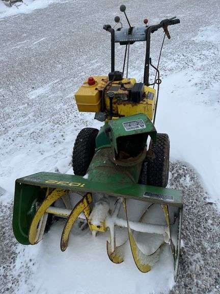 John Deere 1032 snowblower, 10 HP, 32"W cut, electric start, self ...