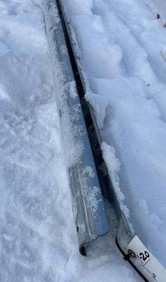 Keyhole track, 1-piece, 18'L,seconds - Albrecht Auction Service