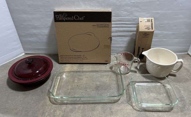 Pyrex 2-quart square baking dish, Pampered Chef medium round stone with ...