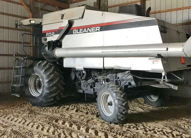 1998 Gleaner R52 Combine Package, (3538 Engine Hours, 2577 Separator ...