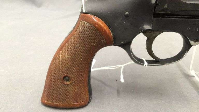 High Standard Sentinel Deluxe .22 LR 10-Shot Classic American Revolver ...