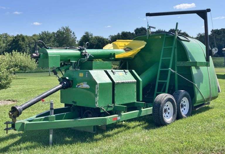 Thumb Poly 9' Grain Bagger with a Horning 240 Shredder Mill - Albrecht ...
