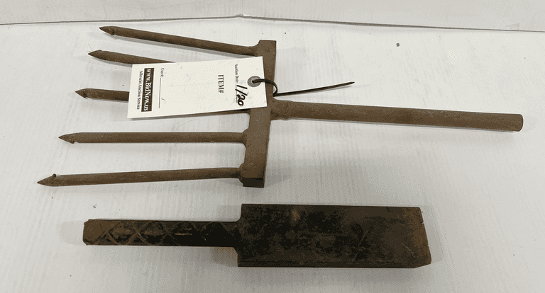 Ice spud head and spike spear head, 6 5/8"W, good - Albrecht Auction ...