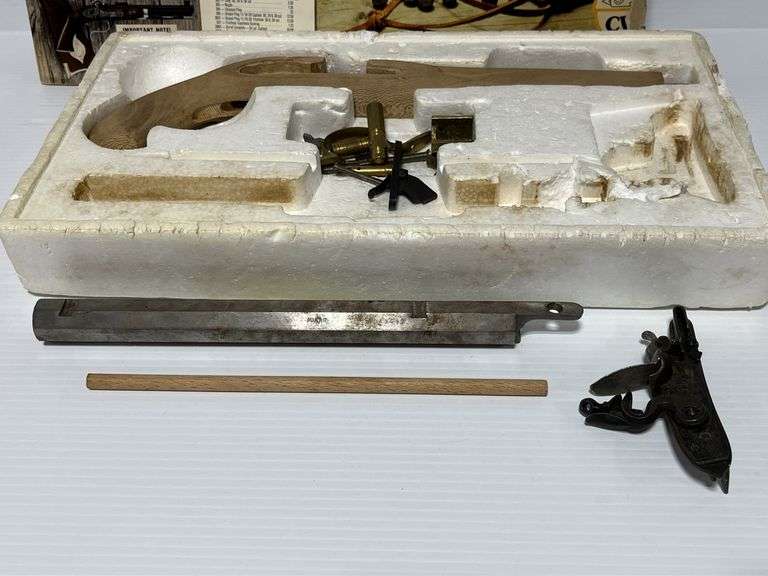 Kentucky pistol kit, CVA, complete, box shows wear - Albrecht Auction ...