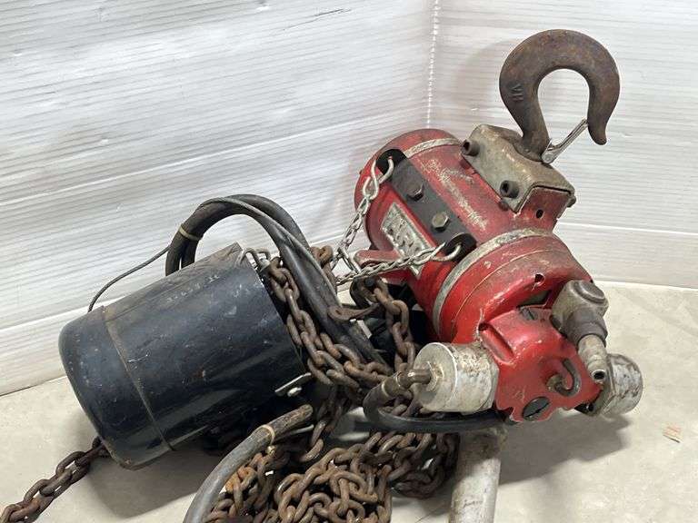 (2) Webb 3/4-Ton trolly, and (1) 1-Ton pneumatic chain fall - Albrecht ...