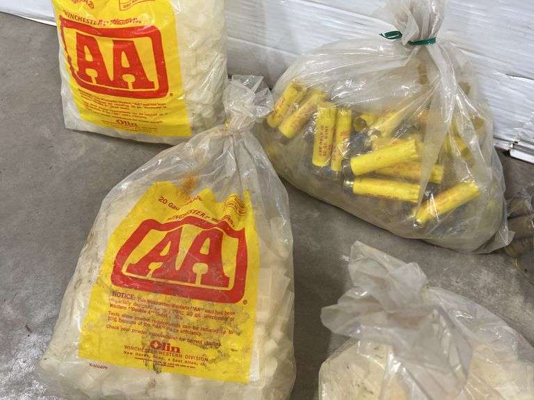 20-Gauge shells and wadding for reloading, and 20-gauge shells for ...