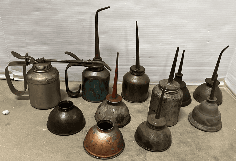 (11) Antique oil cans, and thumbs oilers, barn find, fair - Albrecht ...