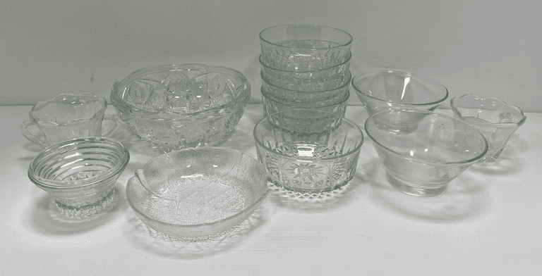 (12) Pieces of glassware - Albrecht Auction Service