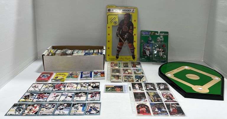 Sports card collection, includes: Rookies, Stars-Autos, older, unopened ...