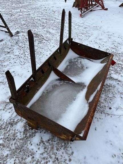 Hay bucket, 45"W, fair - Albrecht Auction Service
